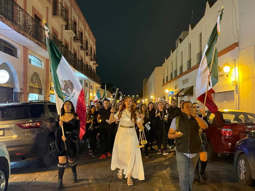 Marchan trabajadores del Poder Judicial en el Centro Histórico de ...