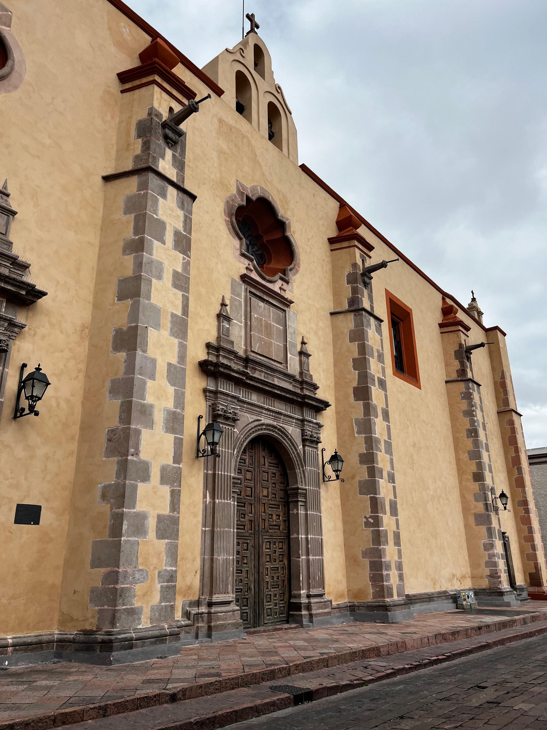 Templo de las Capuchinas en el Centro Histórico de Querétaro alberga ...