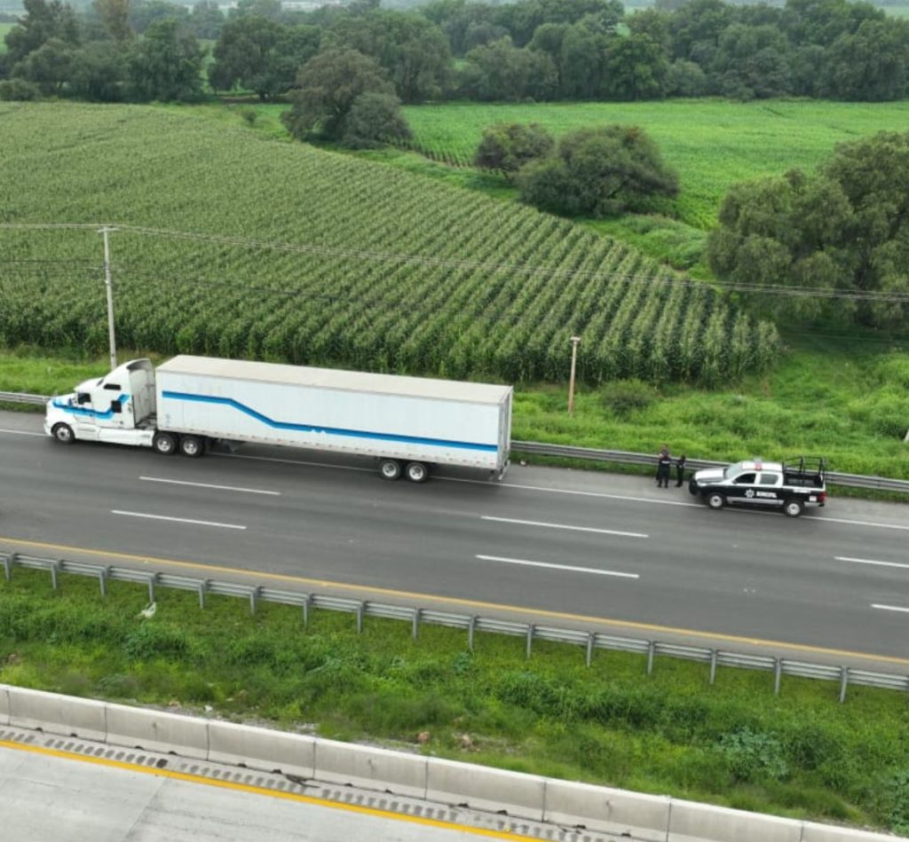 Detienen a dos sujetos por intento de robo de tráiler - AlertaQro