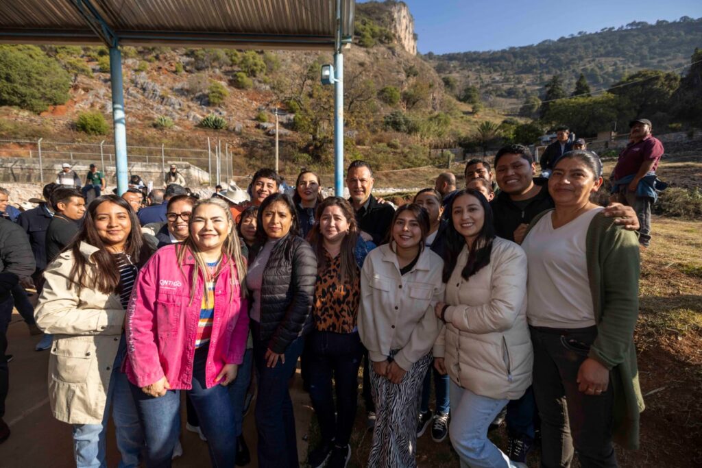 Modernizan camino en comunidad de Pinal de Amoles - AlertaQro